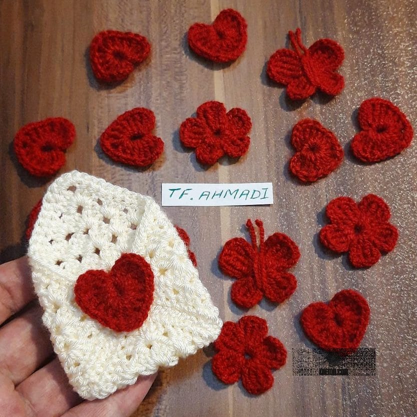 Crochet Envelope Shape Heart Pouch